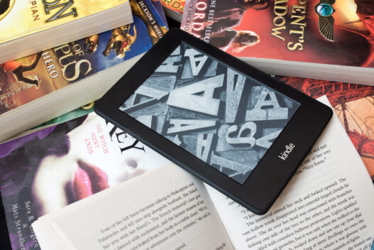 O que é um Kindle e como funciona? Descubra se vale a pena